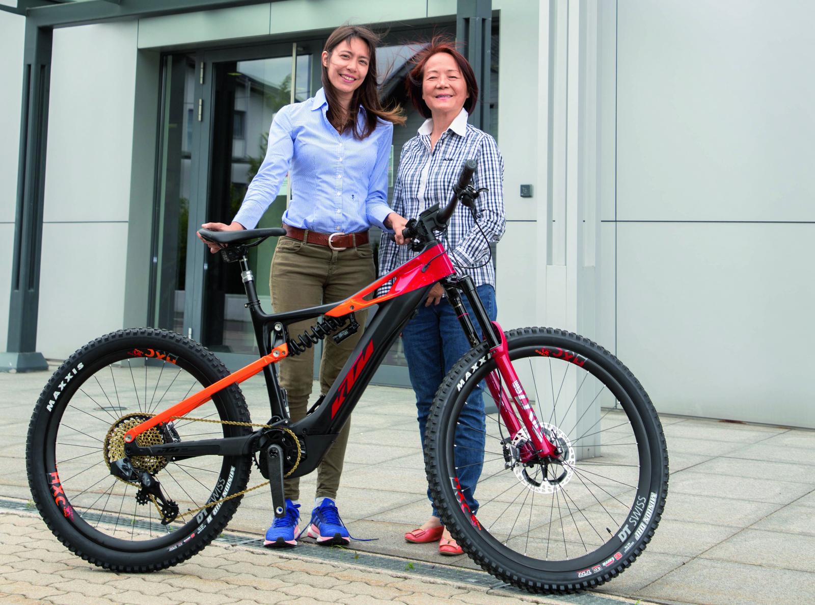 3 Buchstaben, 2 Frauen, 1 Mission: die KTM-Chefinnen im Interview ... 3 Buchstaben, 2 Frauen, 1 Mission: die KTM-Chefinnen im Interview ...